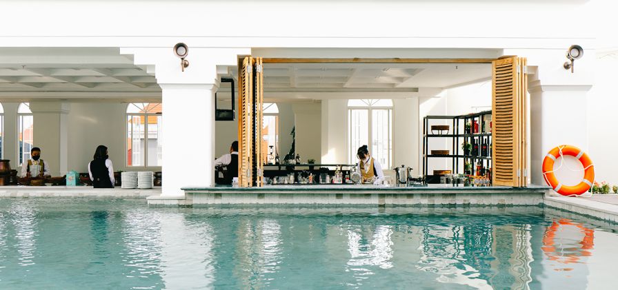 Verse Munt Pool Bar